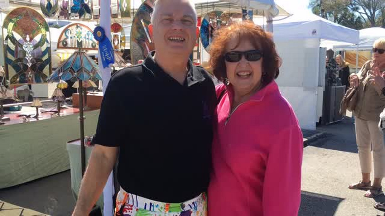 Jim MacNeil came dressed for an art festival | Bradenton Herald