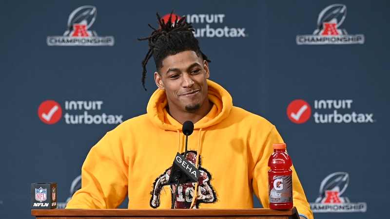 Chiefs RB Isiah Pacheco on memes about his running style: 'I ain't no ...