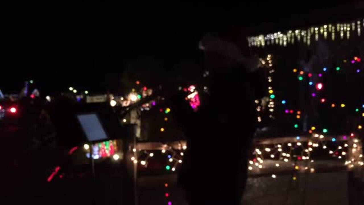 Take a stroll down Christmas Tree Lane in Ceres | Modesto Bee