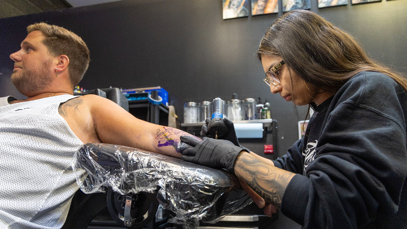 Idaho tattoo artist draws from her Hispanic heritage (Video) | Idaho ...