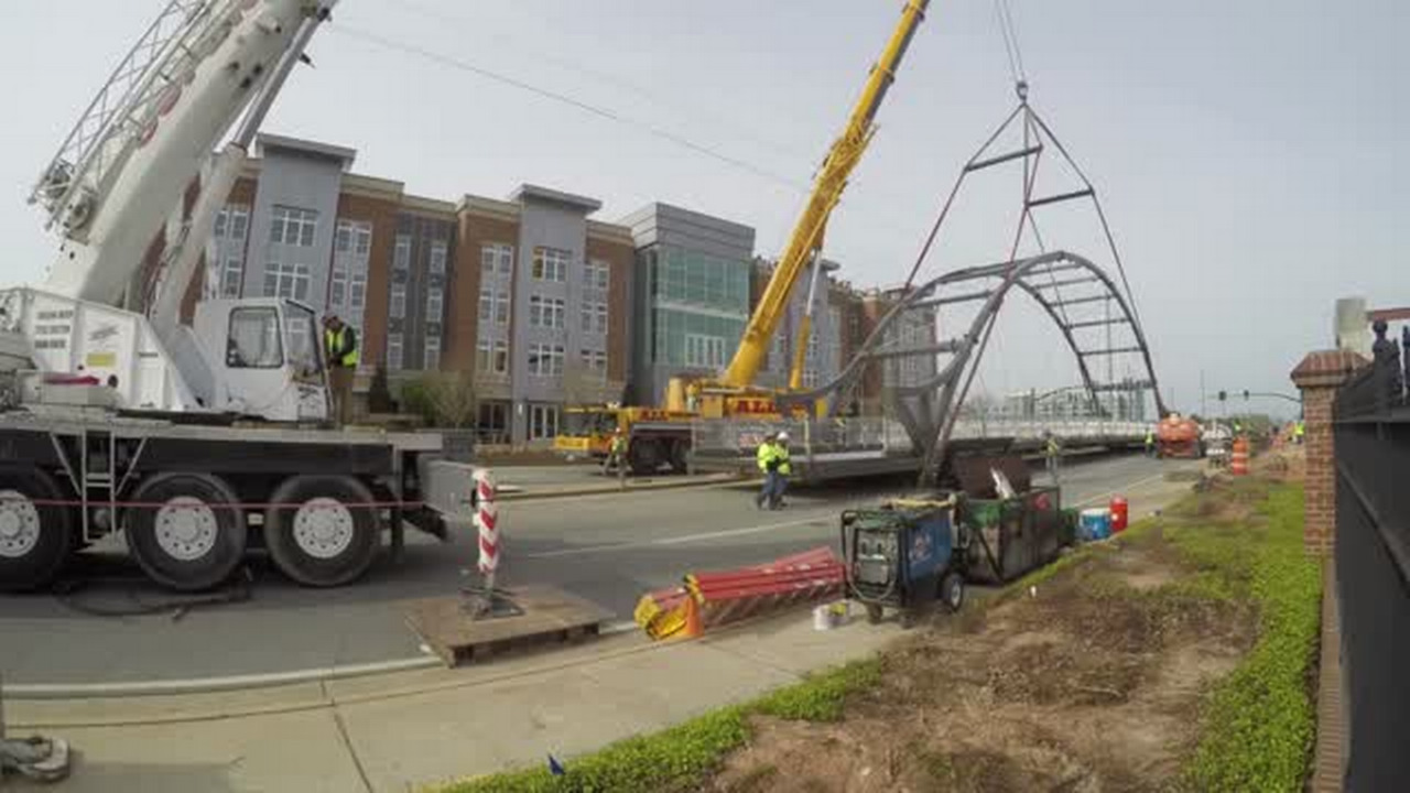 Time lapse of Mercer bridge being set into place (Video) | Macon Telegraph