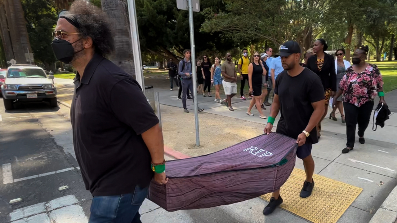 Video: Black leaders support Prop 31, oppose cigarette industry ...