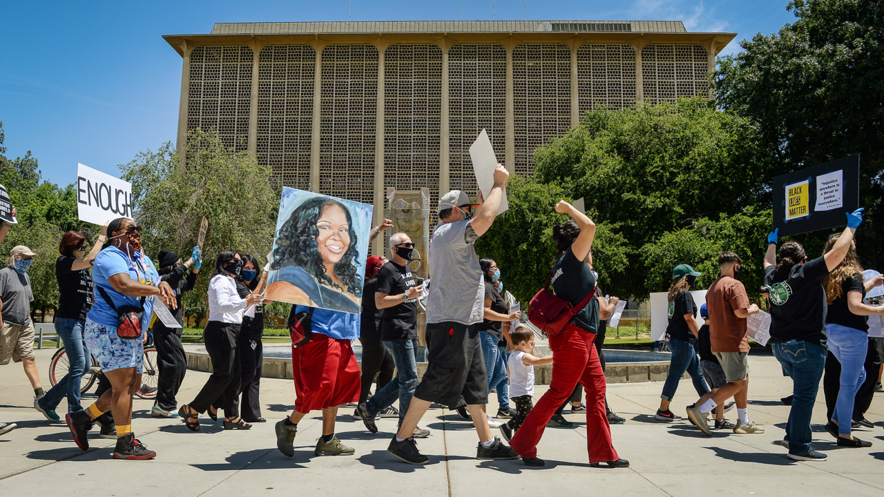 Black Lives Matter protest held in downtown Fresno | Fresno Bee