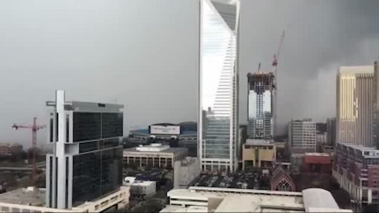 Charlotte flight delays: Lighting closes tarmac Thursday | Charlotte ...