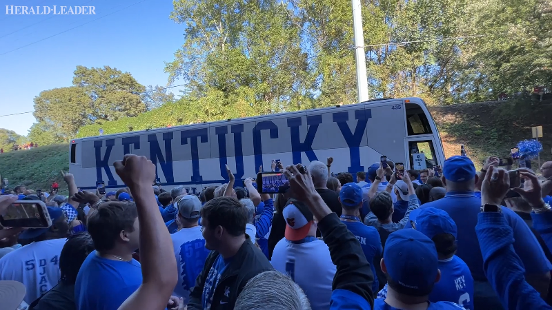 Kentucky football fans anticipate kickoff in Athens | Lexington Herald ...