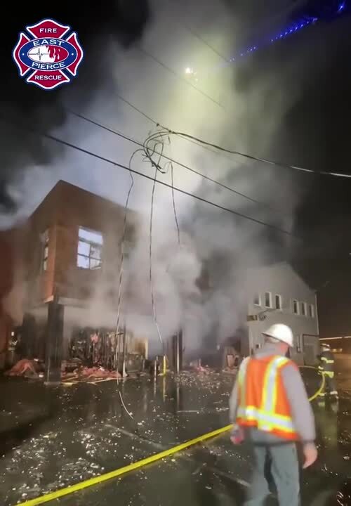 Firefighters battle building fire on Sumner Main Street | Tacoma News ...