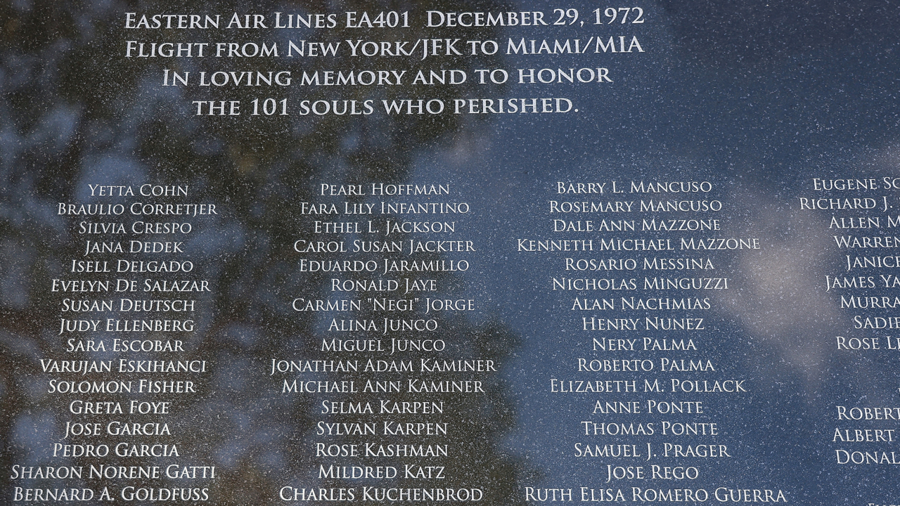 Memorial unveiled for victims of Eastern Flight 401 crash | Miami Herald