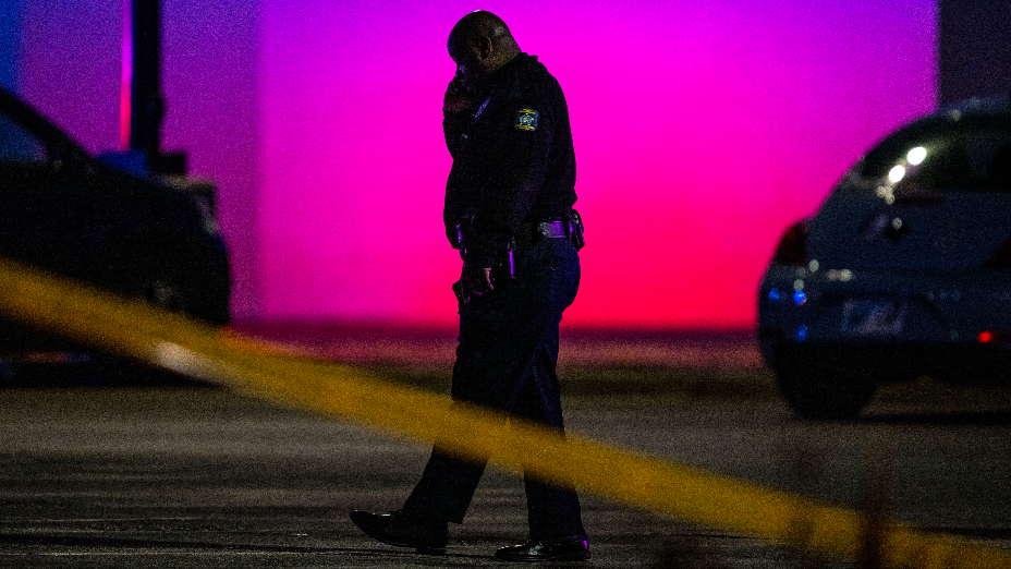 No injuries after police detective loses service weapon in fight with ...