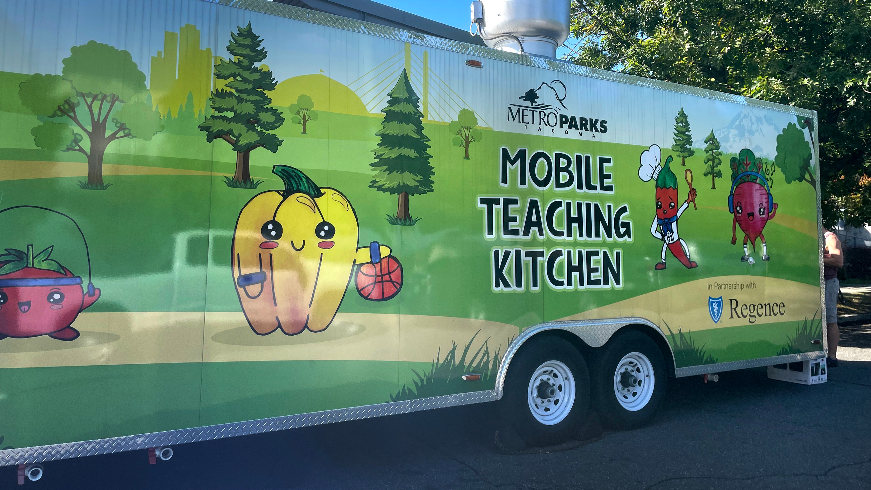 Mobile Teaching Kitchen brings recipes to underserved communities ...