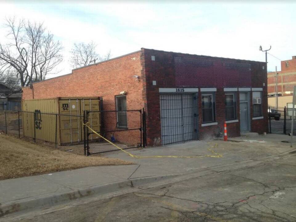 Raw video: Scene of KCK shooting that killed 1, injured 7 | Bellingham ...