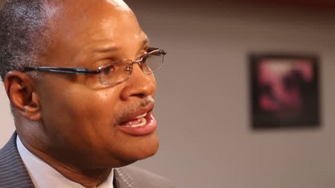 Alvin Parks Jr., new East St. Louis city manager (Video) | Belleville ...
