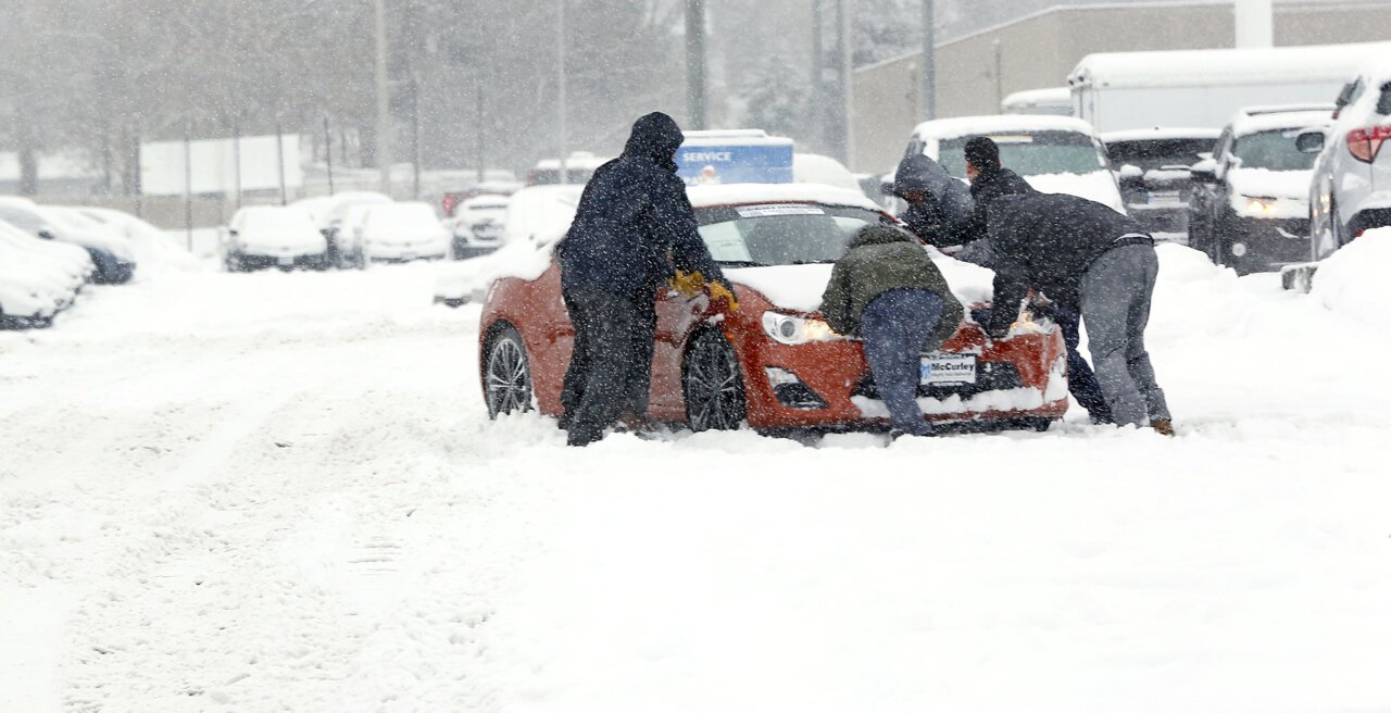 It’s snowing. Is it going to stick and mess up the afternoon commute ...