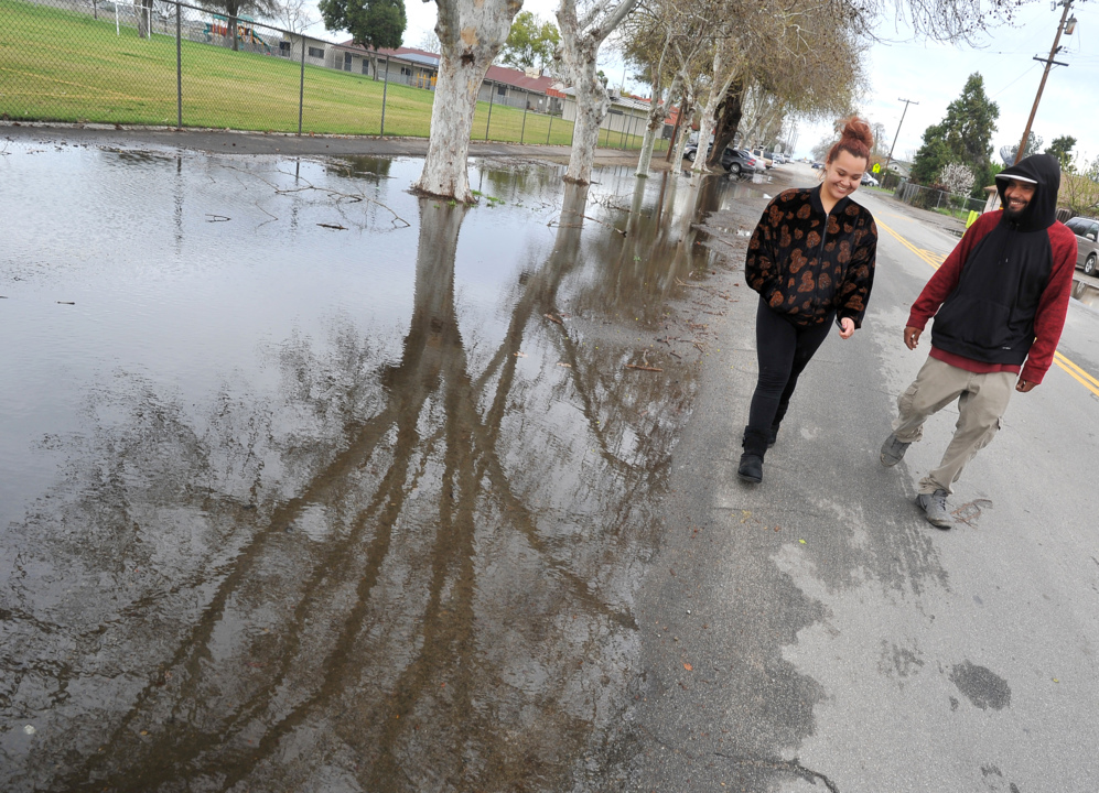 Weather | Rain, flooding in Fresno area | Fresno Bee