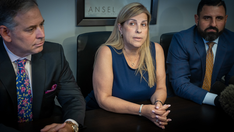 Zuny Duarte Tarrio, madre de Enrique Tarrio, habla con la prensa | El ...