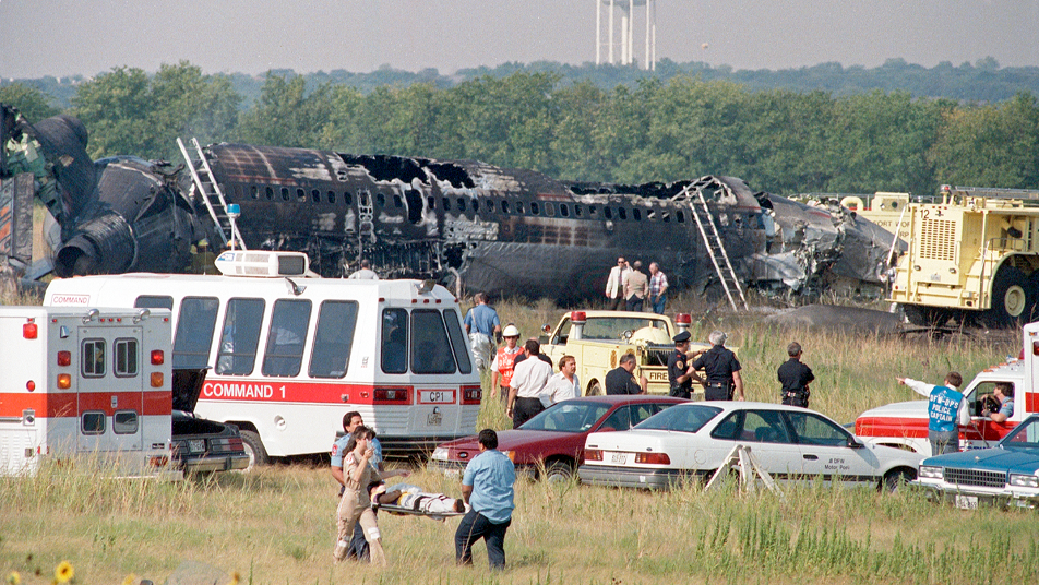 Newly published photos of 1988 crash of Delta 1141 at DFW | Fort Worth ...