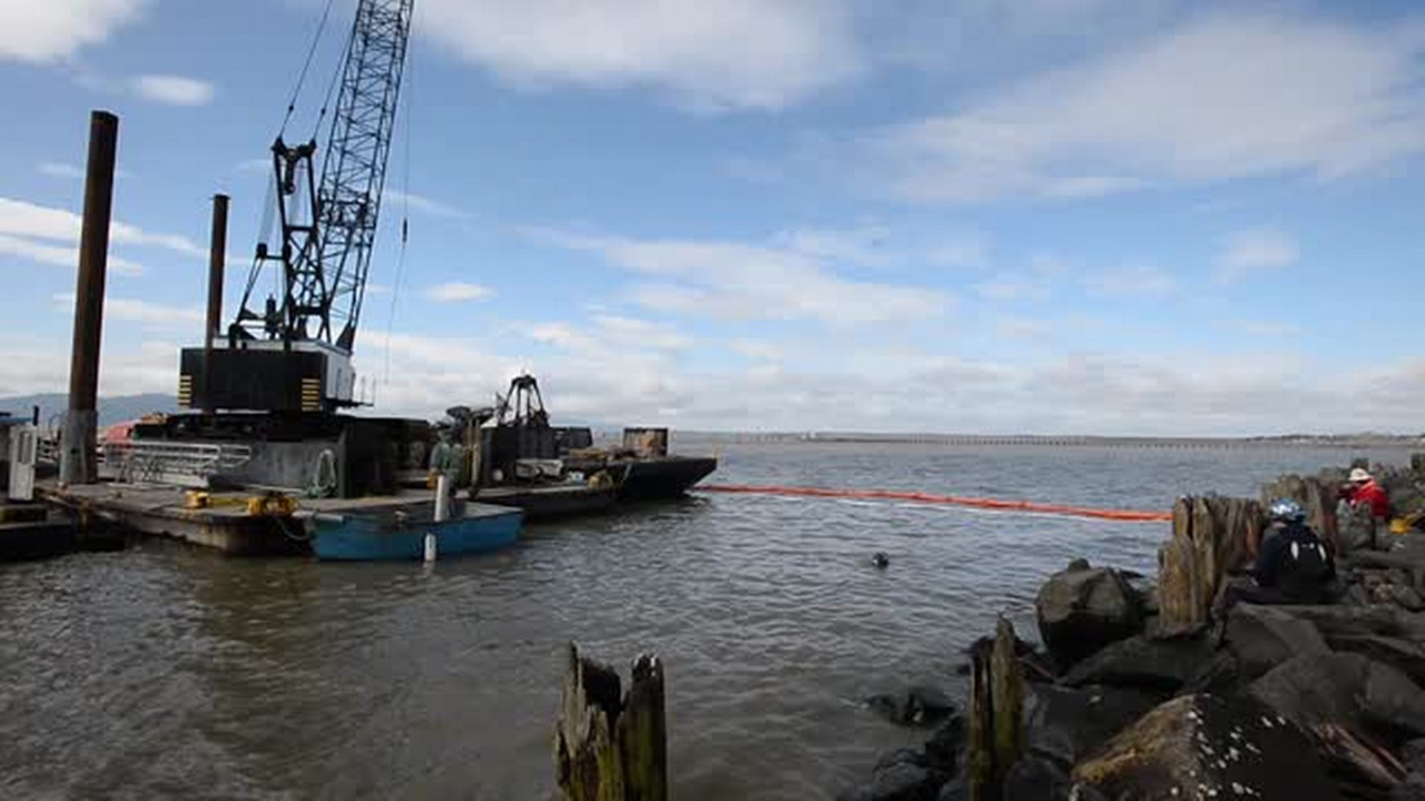 Remains of FV Bergen lifted out of Bellingham Bay | Bellingham Herald