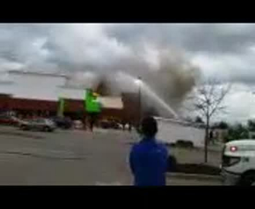 Witness video: Firefighters attack Frankfort Kroger fire | Lexington ...