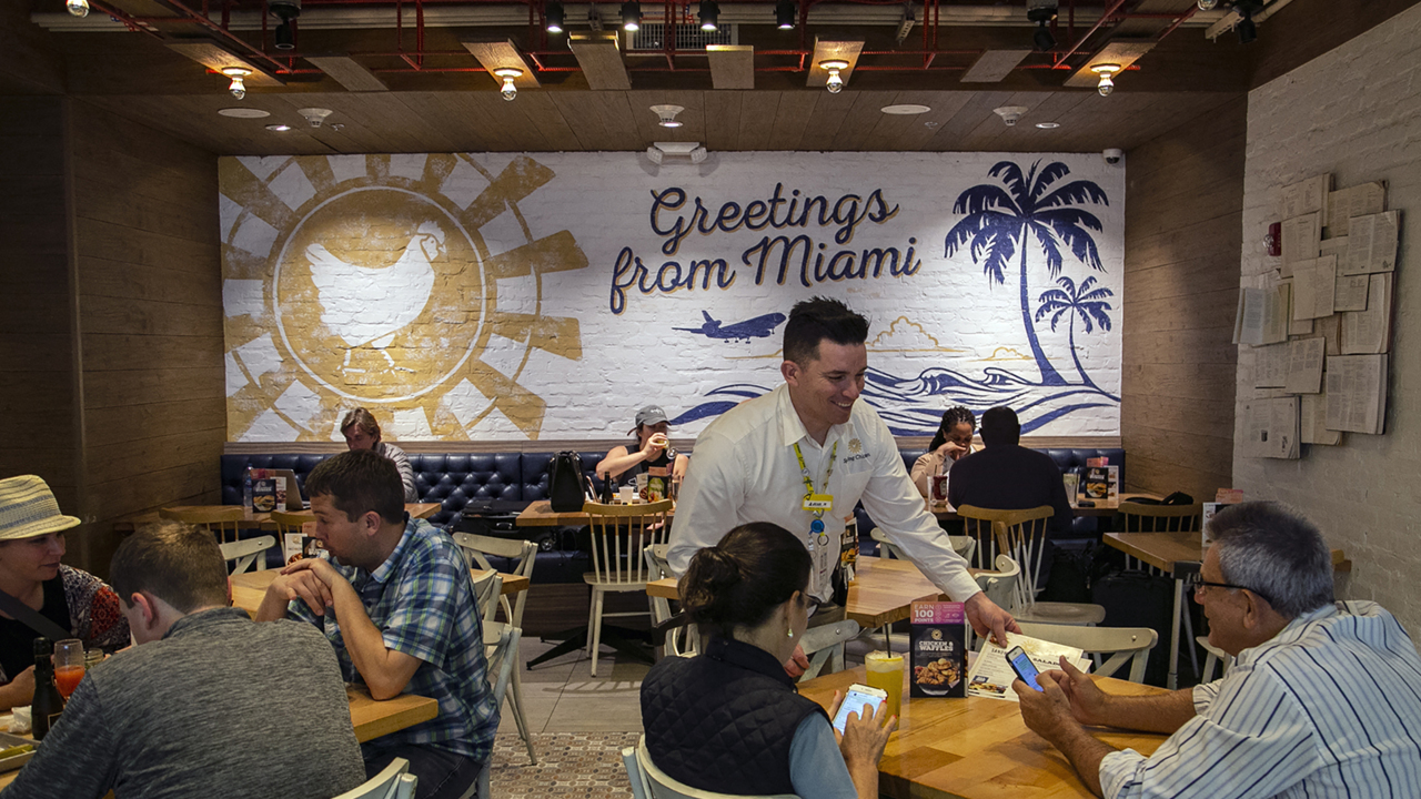 Miami-Dade to reverse airport automatic tip crackdown | Miami Herald