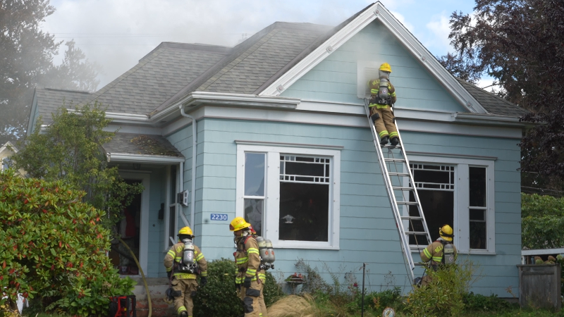 Bellingham Fire Department crews respond to house fire | Bellingham Herald