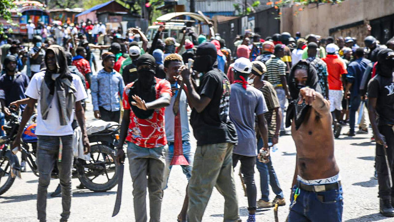 Haiti reaches the point of collapse, residents armed themselves with ...