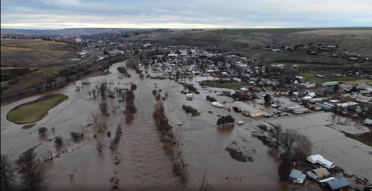 Drone footage of Pendleton flooding | Tri-City Herald