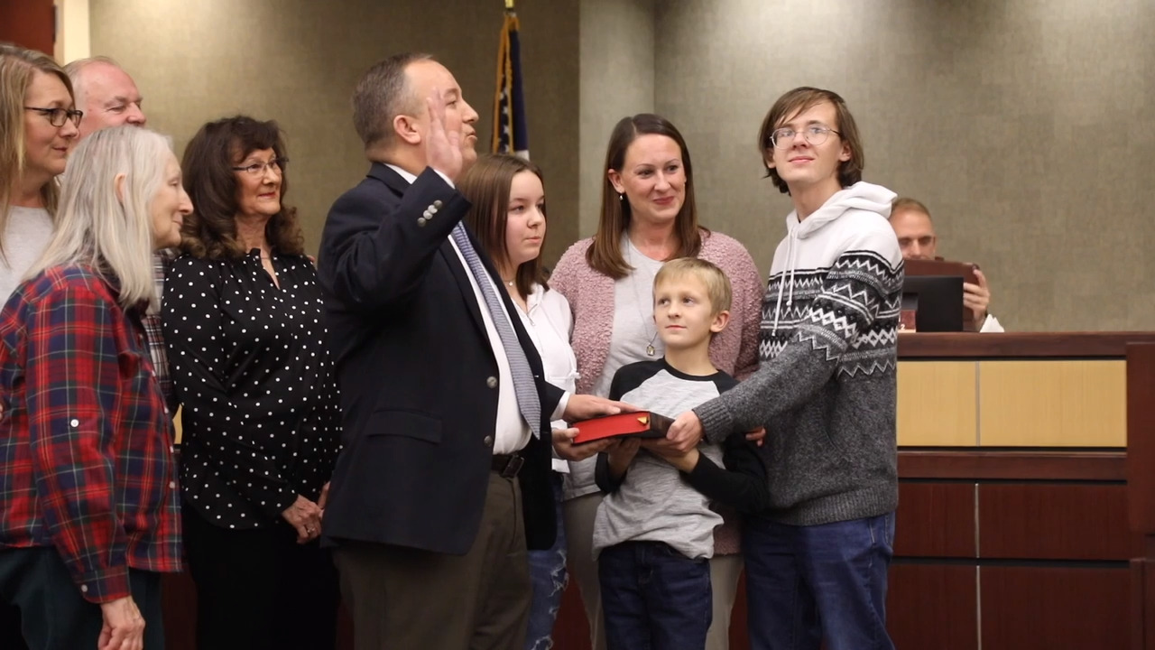 Robert Simison is sworn in as Meridian's new mayor (Video) | Idaho ...