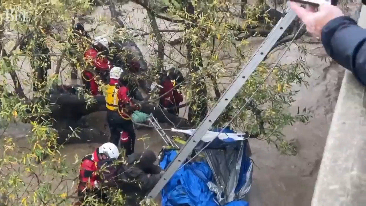 18 rescued from island on Ventura River in California | Merced Sun-Star