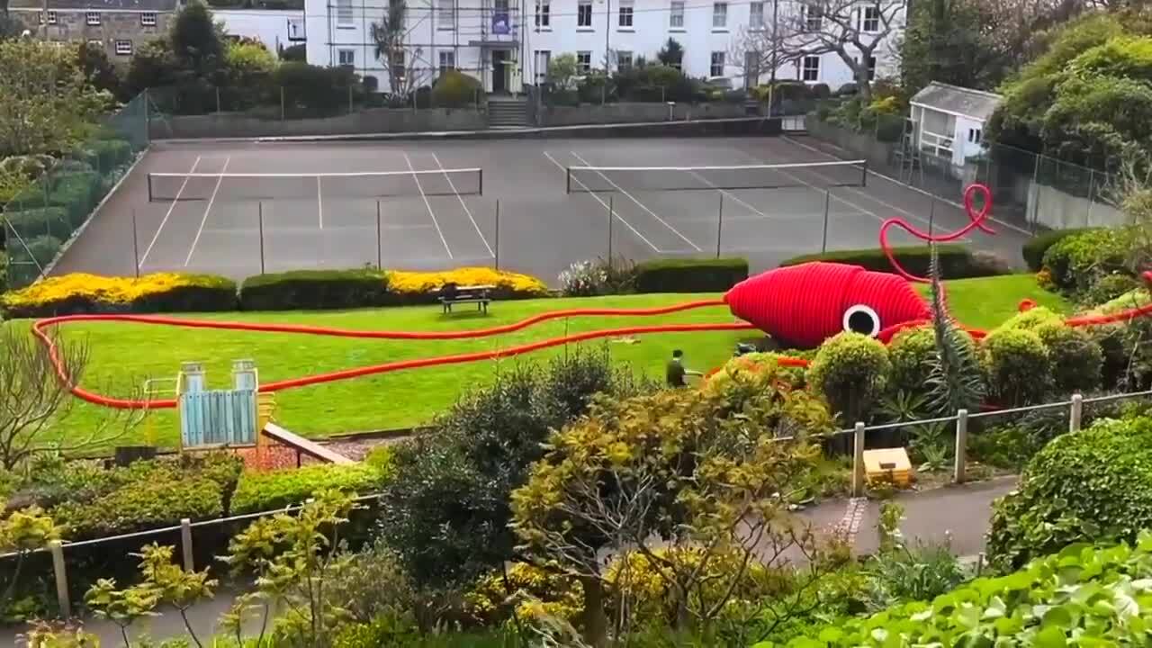 Assembly of “Lotty:" a giant, interactive acoustic installation ...