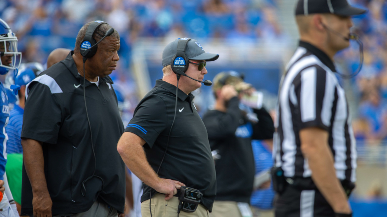 Kentucky football Coach Mark Stoops on young receivers | Lexington ...