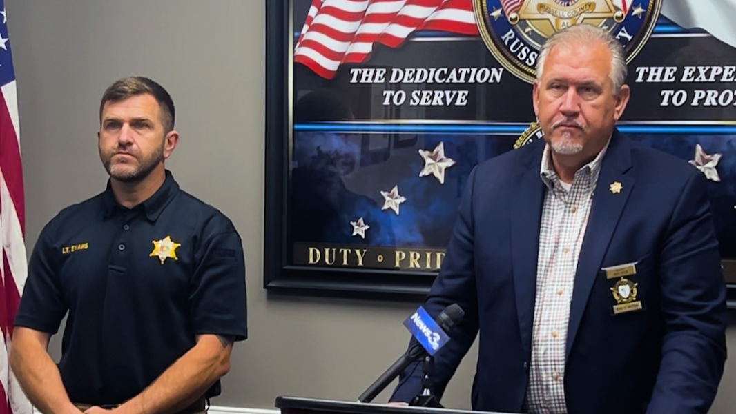 Russell County coach arrested for alleged student relationship (Video ...