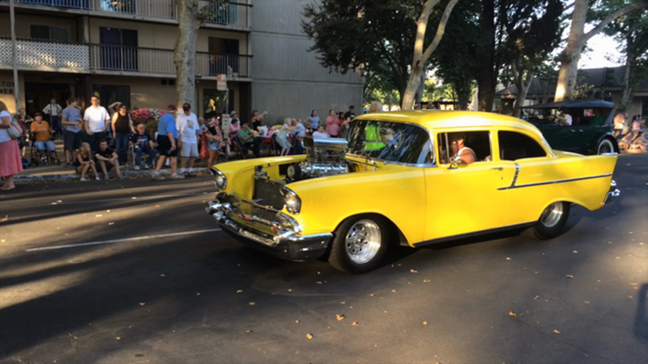 2015 North Modesto Kiwanis American Graffiti Parade | Modesto Bee