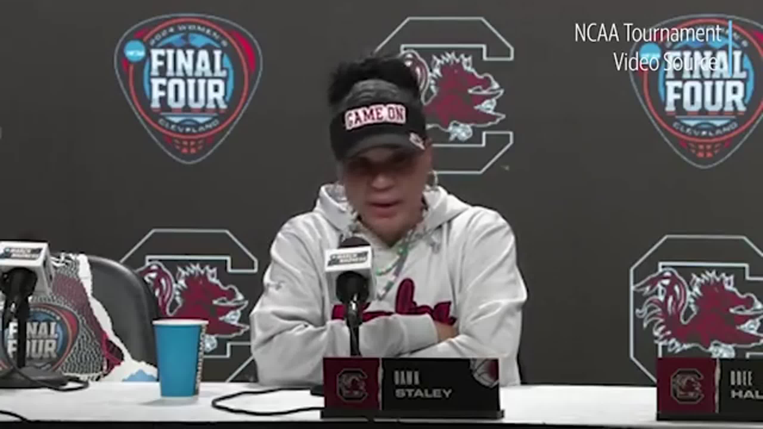 Dawn Staley pays tribute of former NC State Coach Kay Yow | The State