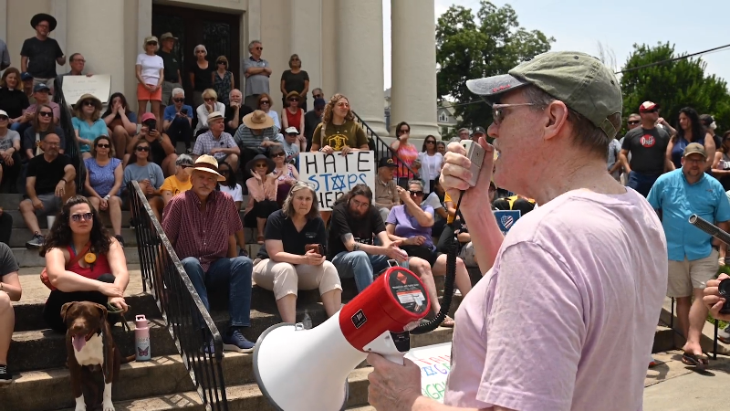 Video: Macon residents gather in support of Temple Beth Israel | Macon ...