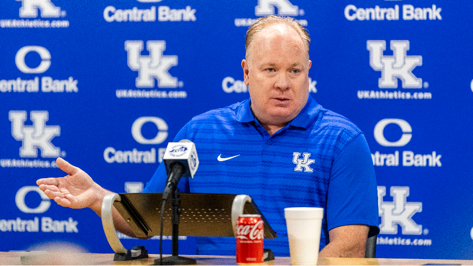 Kentucky football coach Mark Stoops on using tablets | Lexington Herald ...