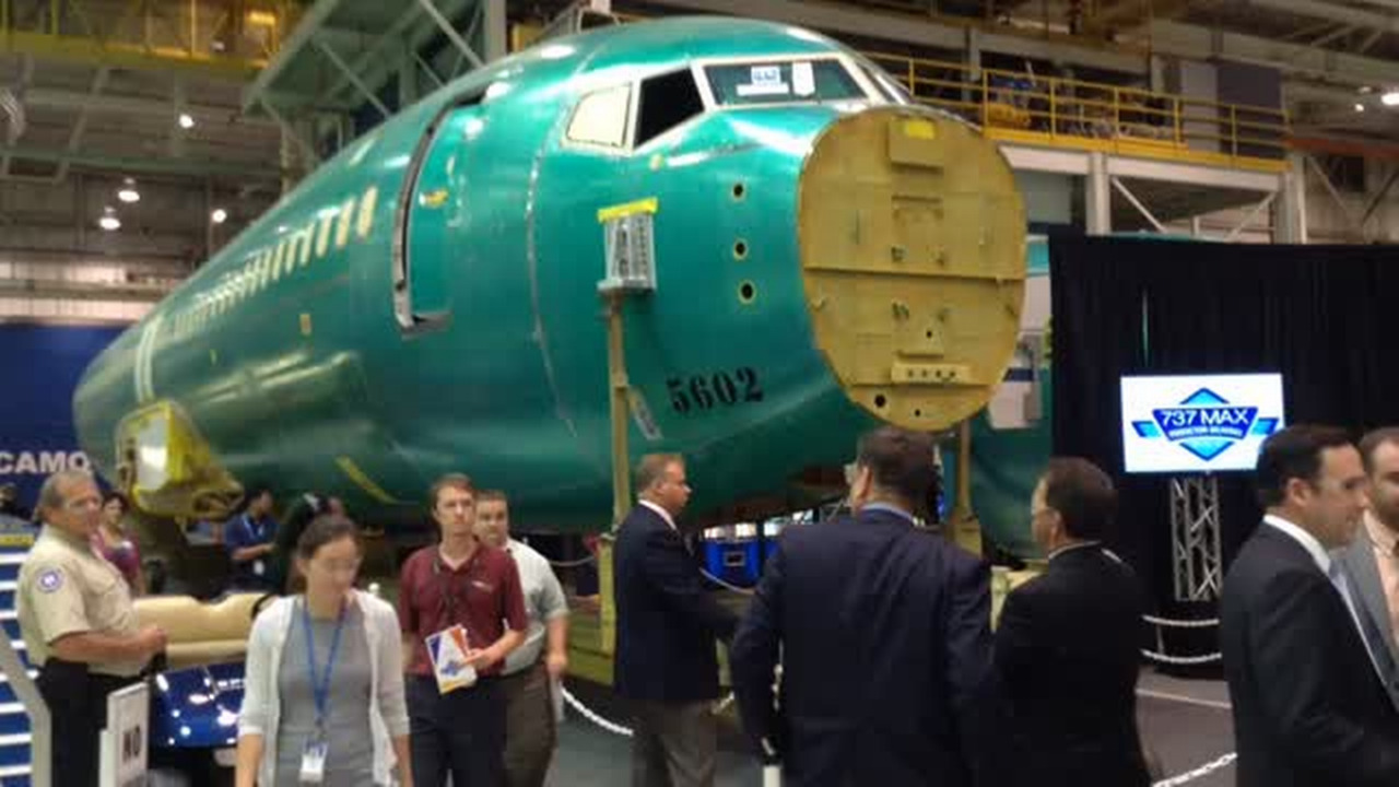 Two flight attendants sue Boeing after United flight | Fort Worth Star ...