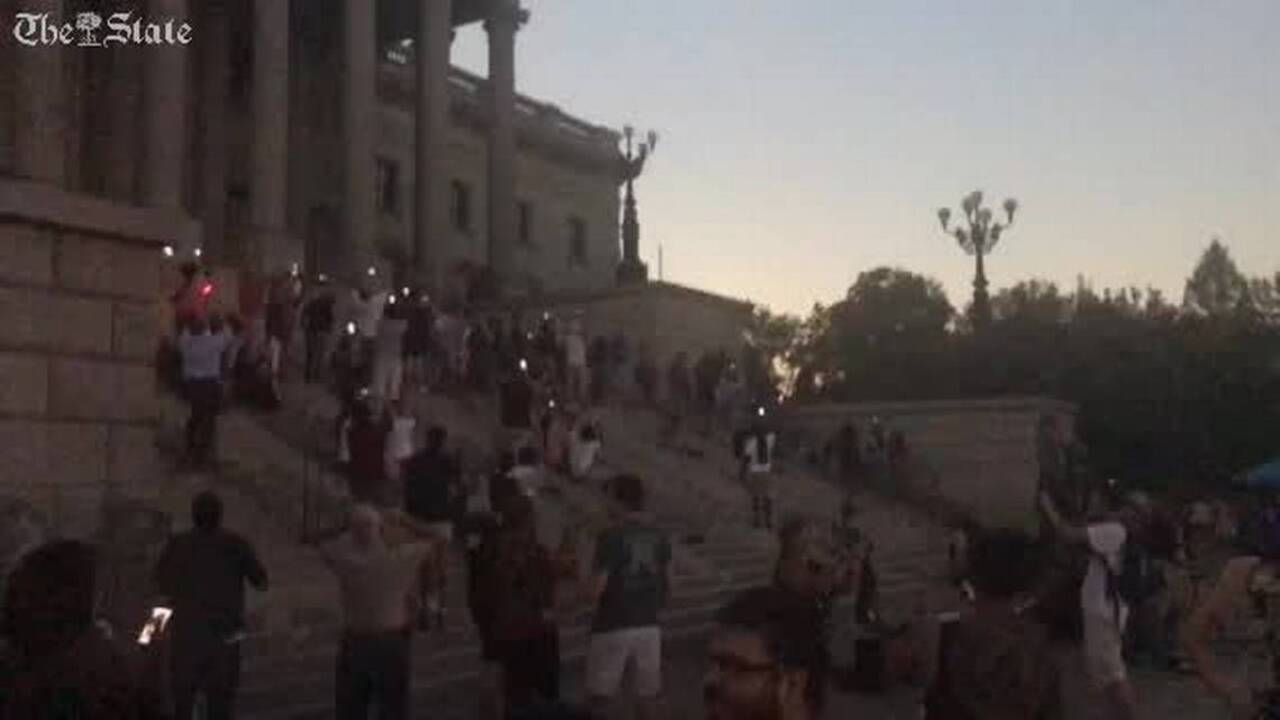 Eclipse latest: Traffic heavy, some rest areas close | Charlotte Observer