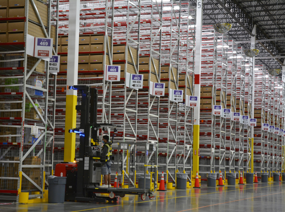 Turlock CA Amazon fulfillment center opens, offers more jobs | Modesto Bee