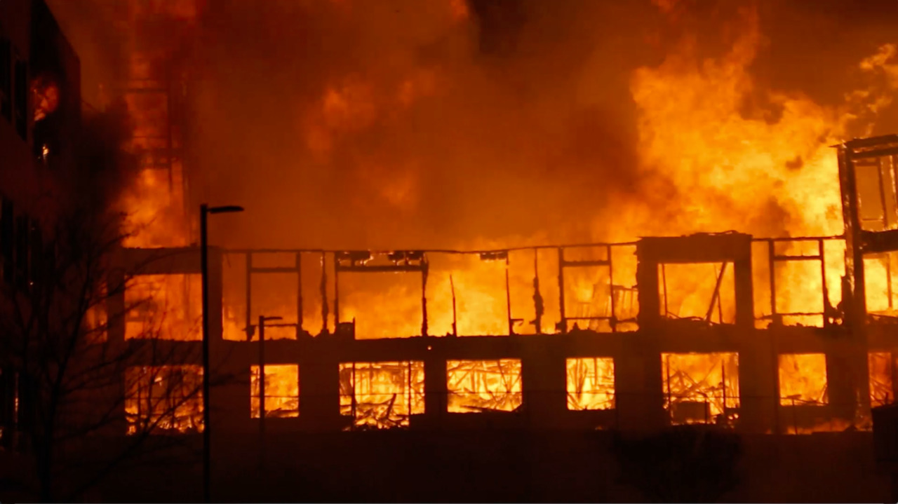 March 2017: Massive downtown Raleigh fire destroys one building ...
