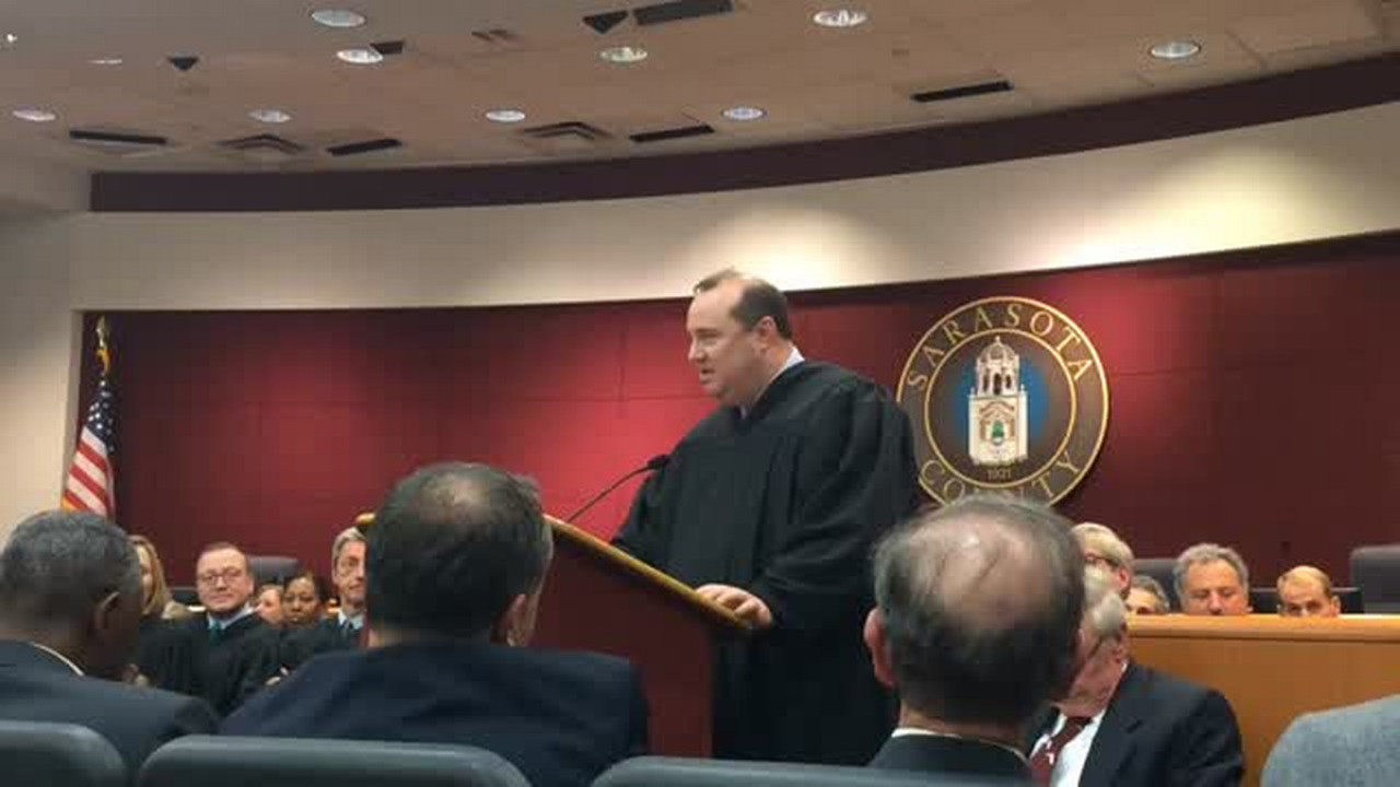 New Circuit Judge Hunter Carroll sworn in at joyous ceremony ...