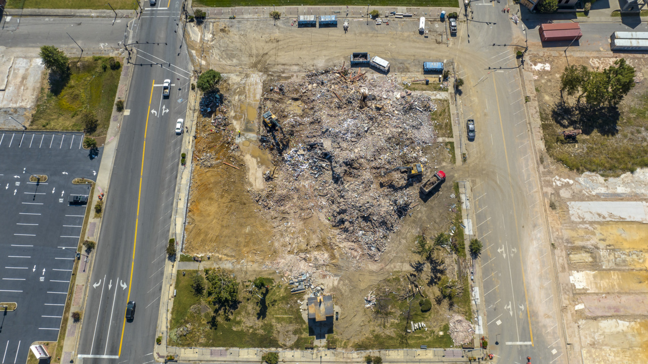 Graves County Courthouse demolished following KY tornado | Lexington ...