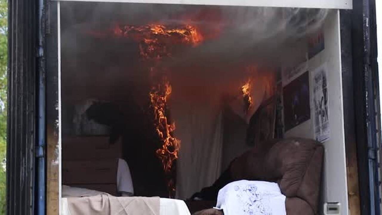Dorm room fire demonstration | Lexington Herald Leader