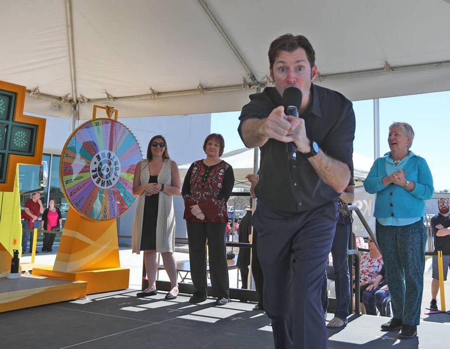 'Wheel of Fortune' bus stops in Paso Robles to look for new contestants ...