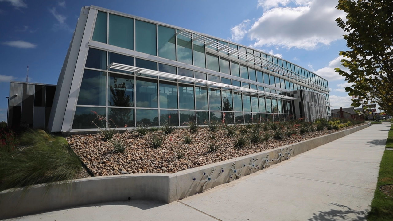 Take a tour inside the new youth library in Fort Worth | Fort Worth ...