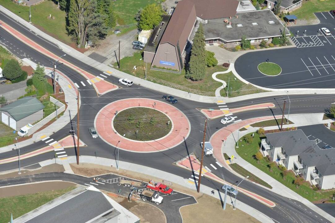 Here's how to safely navigate a traffic roundabout (Video) | Bellingham ...