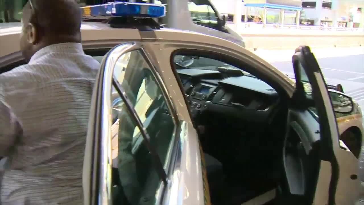 Allen Bregman arrives in Dade to stand trial in 4-decade-old murder ...