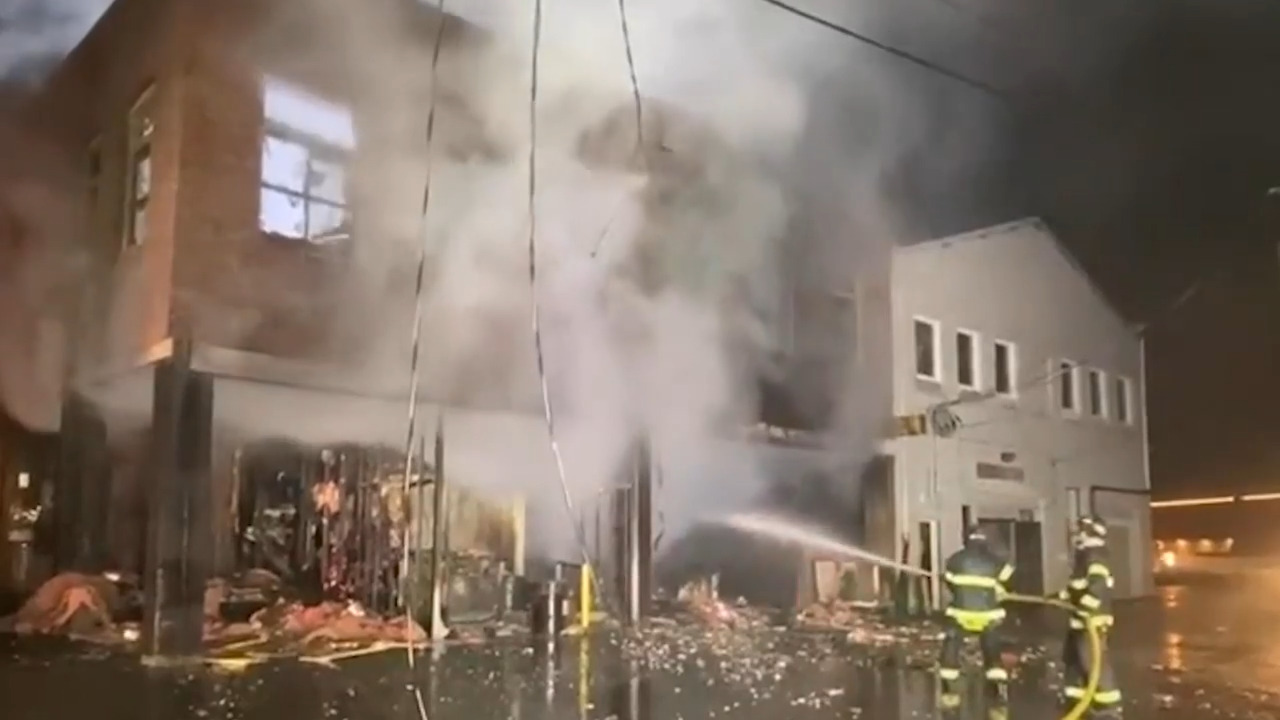 Fire destroys historic Sumner building and businesses (Video) | Tacoma ...