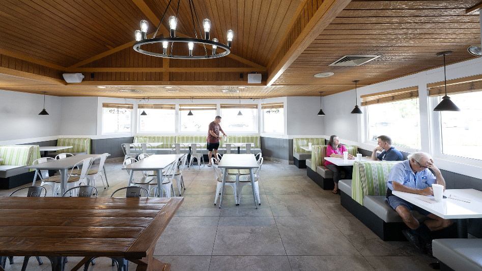 Modesto restaurant Chicken Barn has new owners and look (Video ...