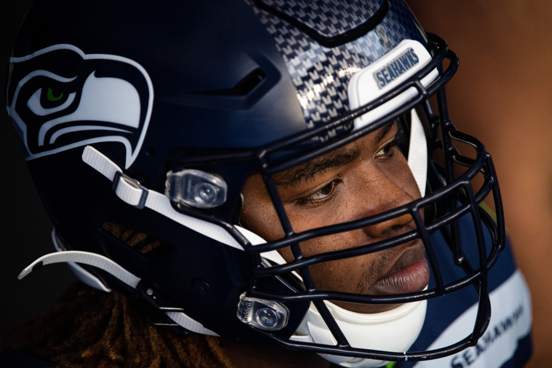 Damien Lewis, Gabe Jackson block for Seahawks Russell Wilson | Tacoma ...