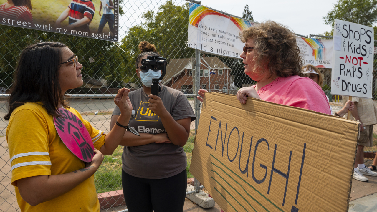 Video: Dueling protests on police, homeless in Sacramento CA ...