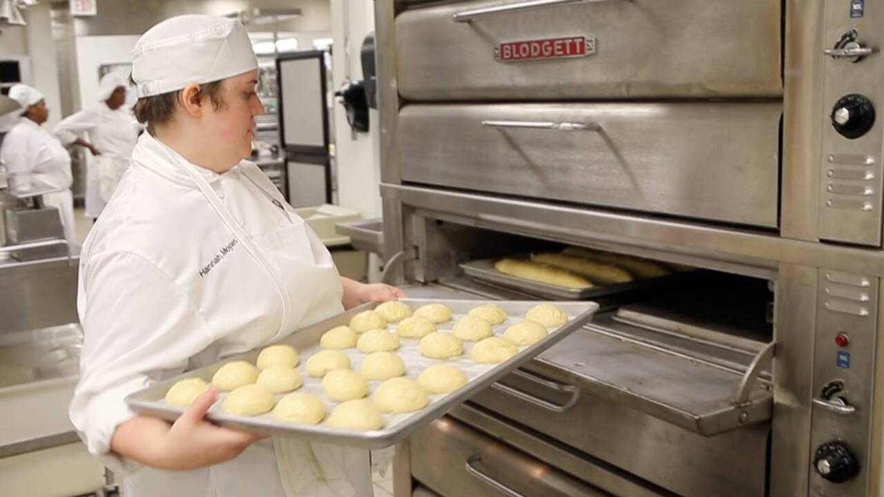 Student leaves Duke to learn culinary arts at Wake Tech (Video ...